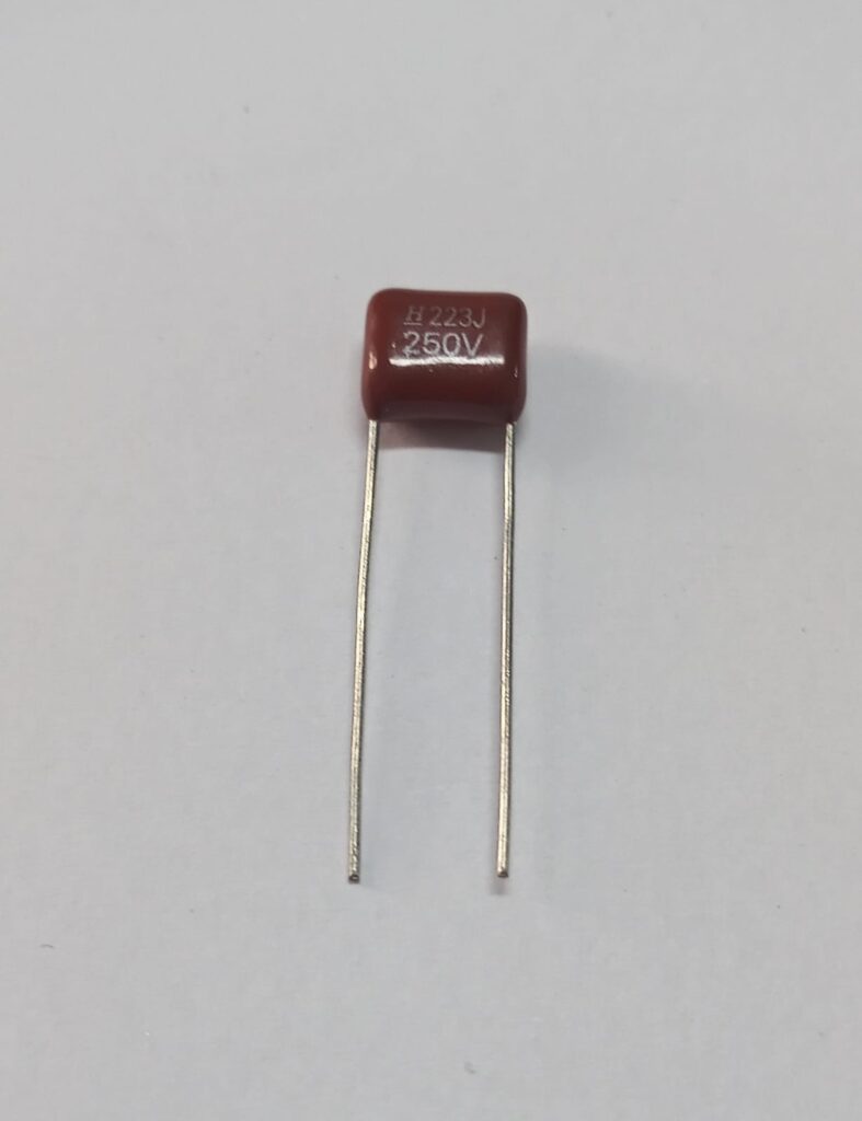 CAPACITOR POLIESTER 22NF 250V PTH 7,5mm - New Teck